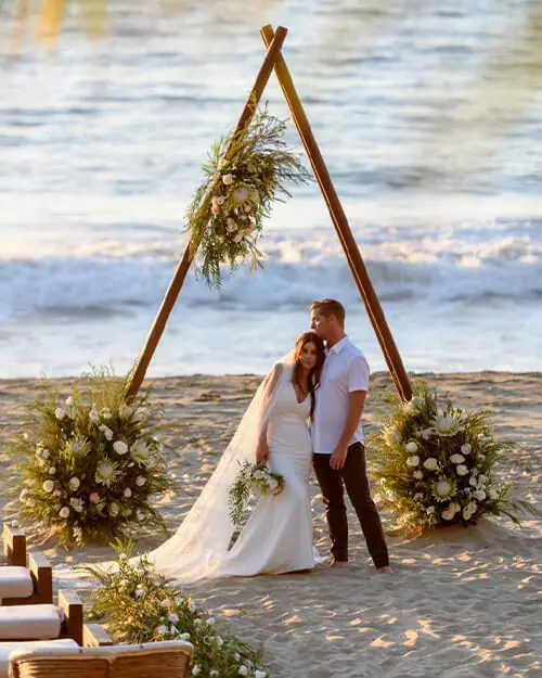 Arch in Cancun for Weddings & Events
